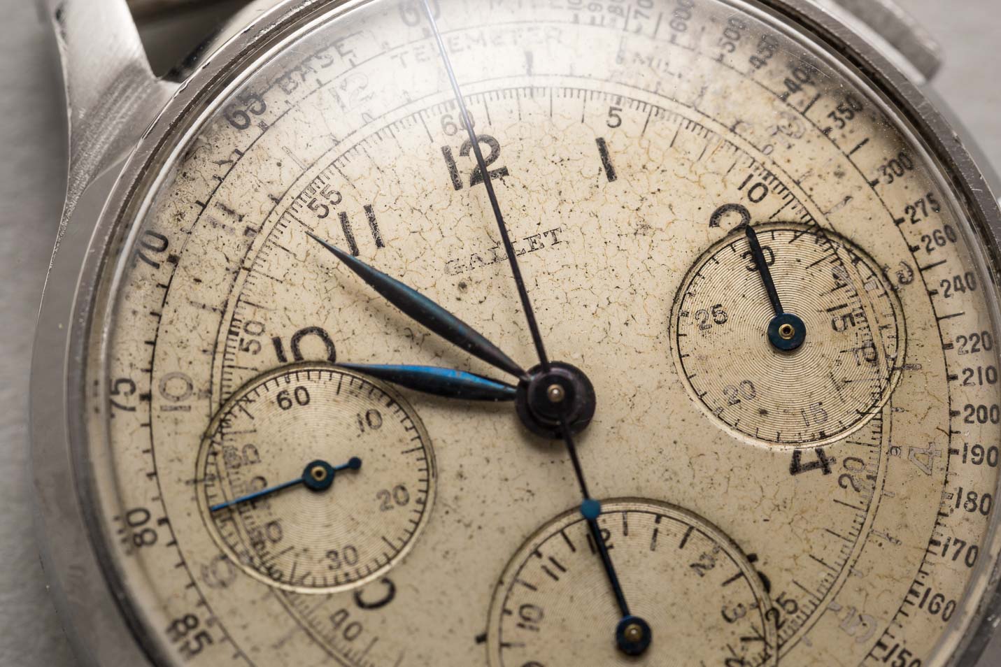 Gallet Valjoux 71 Vintage Chronograph - Shuck the Oyster Vintage Watches