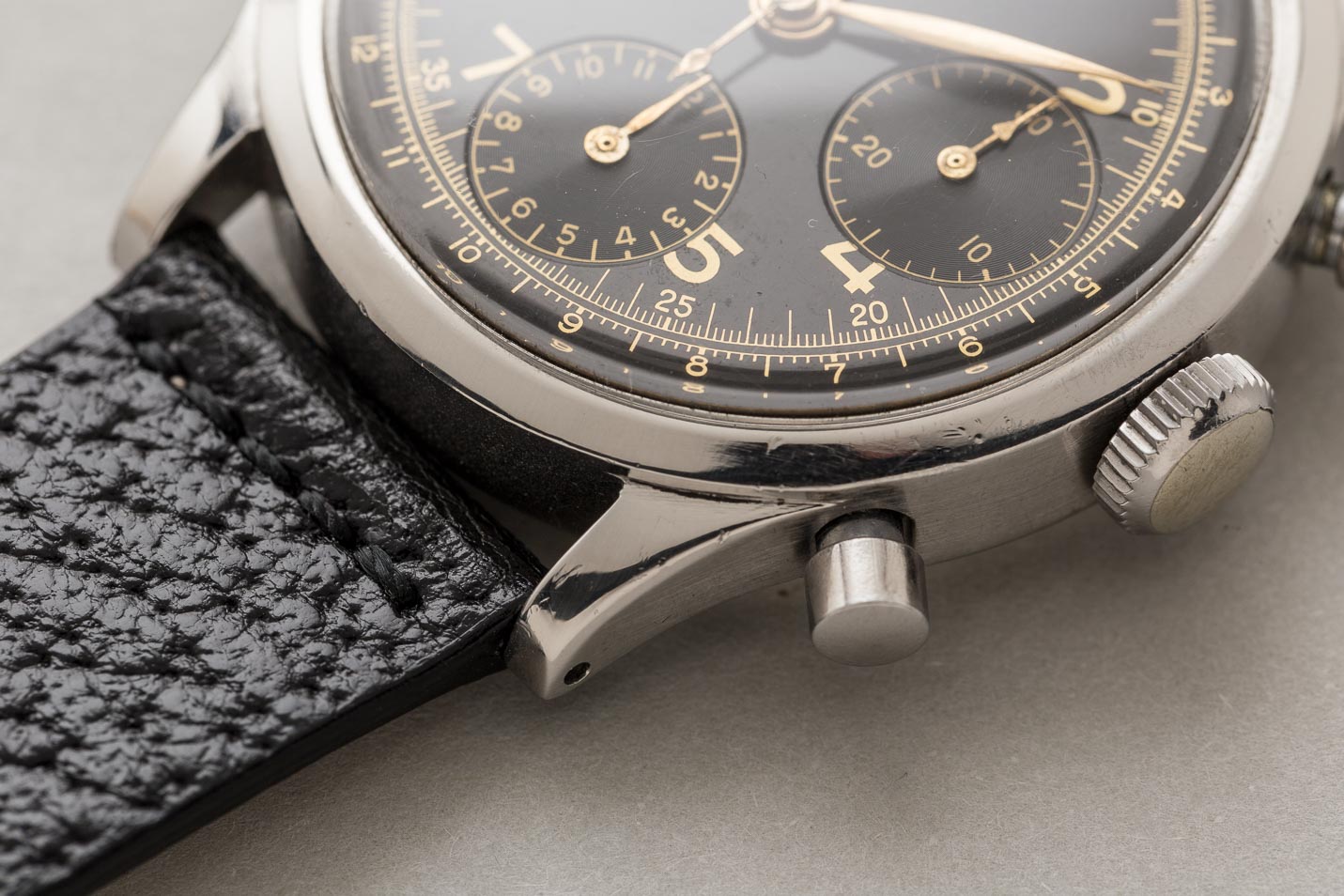 Leonidas Vintage Chronograph Gilt Dial Valjoux 71 - Shuck the Oyster ...